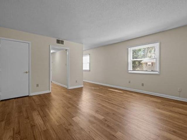 Raleigh Rentals Moses Court One Bedroom