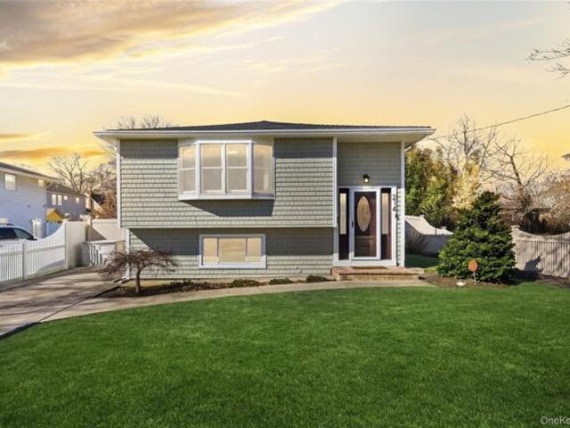 Ralph Ave, Babylon, Home For Sale