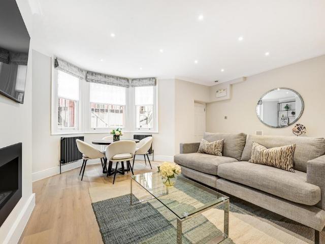 Ralston Street, London SW3 1 bed flat to rent £3,796 pcm £876 pw