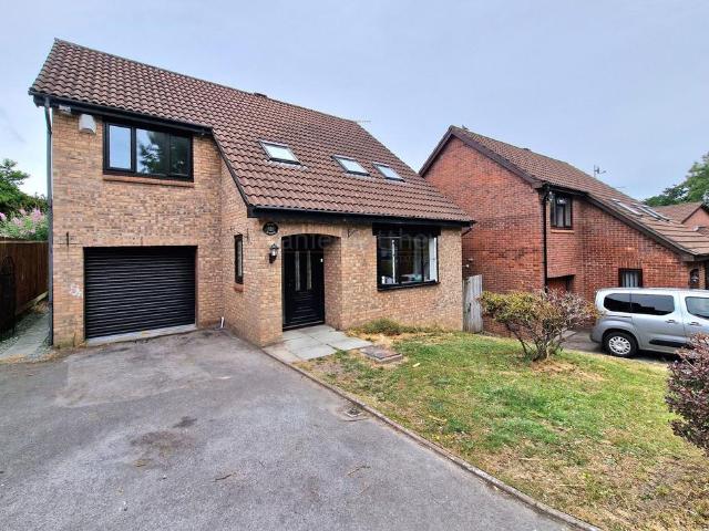 Raphael Avenue, Brackla, CF31 4 bed detached house to rent £1,695 pcm £391 pw