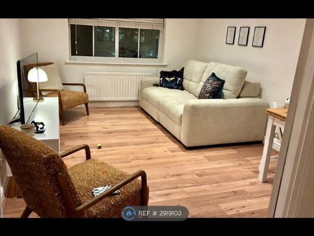 Raphael Court, Romford RM1, 2 bed flat to rent, £1,700 pcm | PrimeLocation