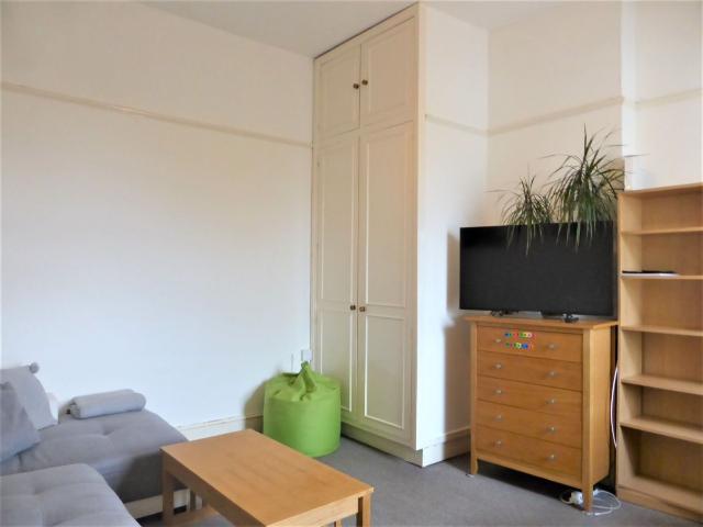 Raphael Road, Hove BN3, 1 bed flat to rent, £1,200 pcm | PrimeLocation