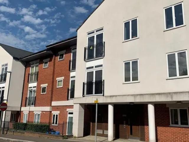 Rápido Launderette & Dry Cleaning, 9 Northolt Road, London, HA2 0LH, United Kingdom | 2 bed apartment for rent #140397365 | Rentberry