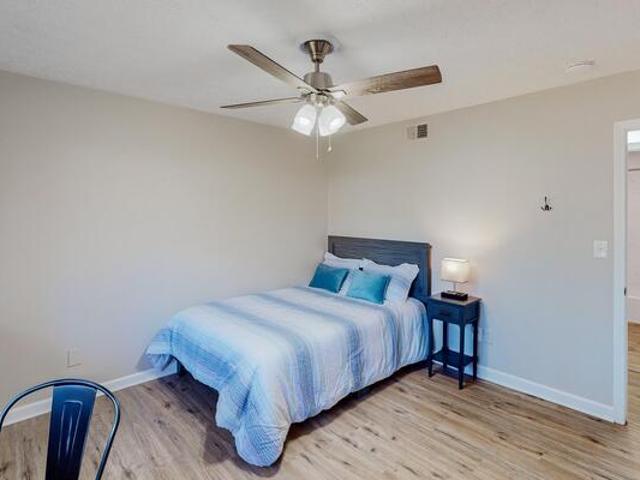Rare Opportunity to Book This Top‑Rated Stockbridge HomeLarge Spacious First Floor BedroomsFast High Speed Wi FiKeyless EntryWalk to WalmartNear I 675/I 75All Utilities IncludedEasy ParkingLaundry OnsiteProfessionally Cleaned