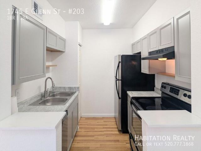 Rare opportunity to rent at Copper Star Condos, 1bed/1bath + community pool & fitness center!