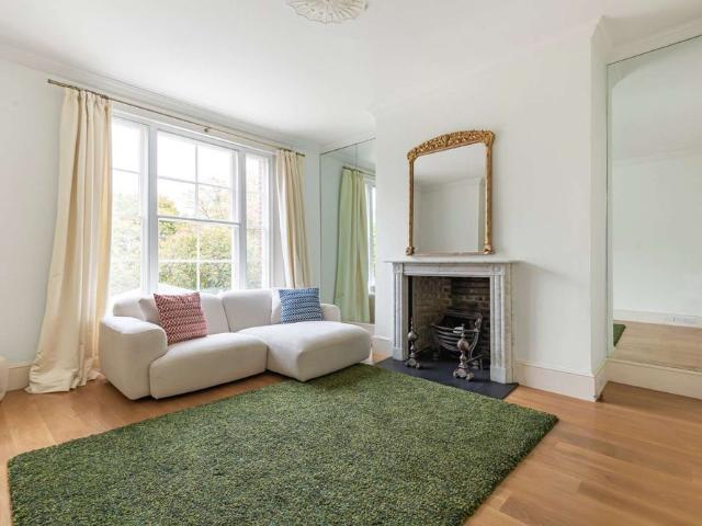 Rare Grade II Listed Home on Richmond Green