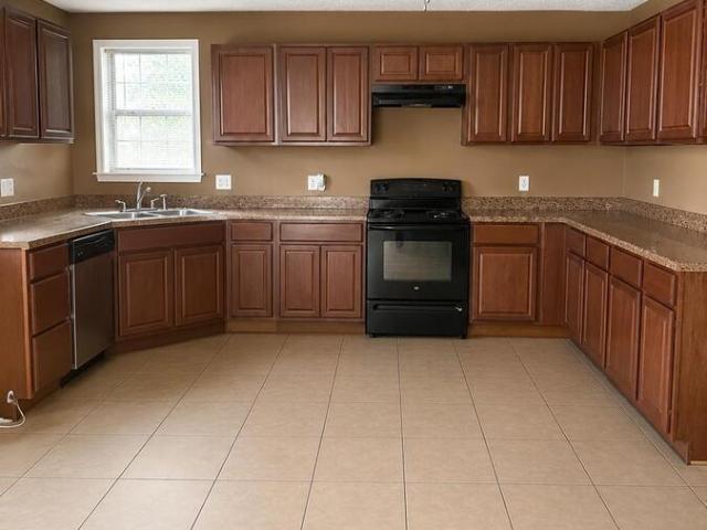 Rare Rental with 1.73ac & Workshop Newalla + *SPECIAL 1 MONTH OFF OF RENT