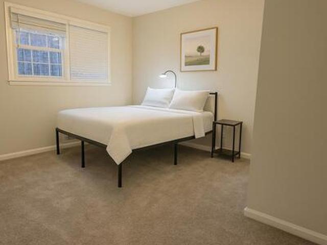 Rarely Available | No Move In Fee, Free Fast Wi Fi $, Monthly Cleaning, Quiet Neighborhood, + Friendly Padmates Gotta Check This Out! ‍‍