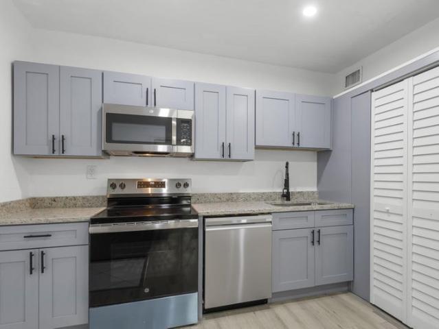 Rarely Available Central Midtown Location Clo