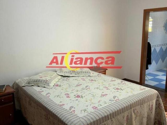 RARIDADE ! TÉRREA 3 SUITES / 3 SALAS / 4 VAGAS / PISCINA / QUINTAL / 500 M2 TERRENO / VL ROSALIA