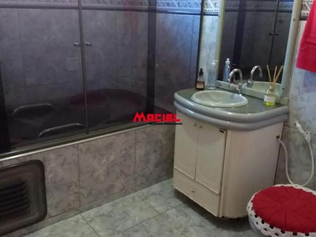 RARIDADE: CASA NA VILA INDUSTRIAL COM 300M2 DOCUMENTADA