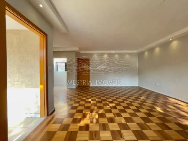 Raridade! Casa térrea / reformada/ piscina / área residencial/perto do metro!