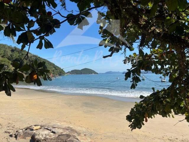 Raridade de casa a venda pe na areia com vista de tirar o folego, por R$2.500.000,00 em Ubatuba/SP