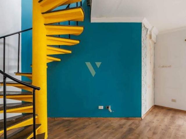 Raridade no Centro: Cobertura Duplex com Terraço de 94m² e Vista Definitiva para a Serra do Mar
