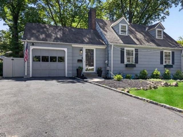 Raritan Rd, Scotch Plains, Home For Sale