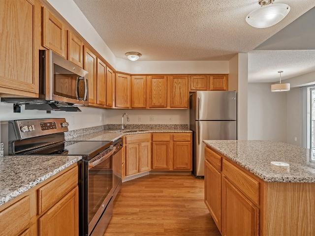 Raspberry Woods Townhomes 1 Bedroom Apartment for Rent at 5190 Nolan Dr, Minnetonka, MN 55343