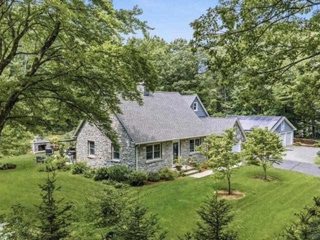 Rattle Hill Rd, Southampton, Home For Sale