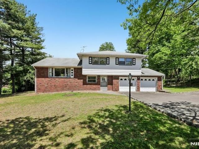Ratzer Rd, Wayne, Home For Sale