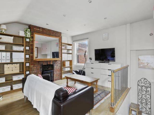 Rathcoole Gardens, Crouch End, N8 1 bed flat to rent £1,750 pcm £404 pw