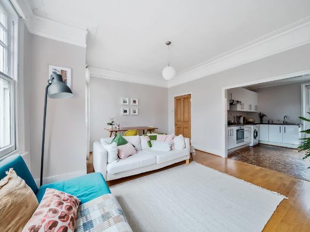 Rathcoole Gardens, London N8, 2 bed flat to rent, £2,600 pcm | PrimeLocation