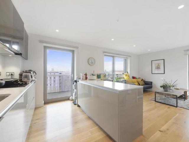 Rathbone Market, Barking Road. 2 bed apartment to rent £2,513 pcm £580 pw