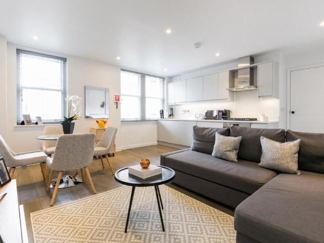 Rathbone Place 1 bed apartment to rent £8,489 pcm £1,959 pw