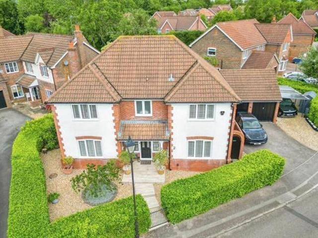 Ravel Close, Old Farm Park, 5 Bedroom Detached