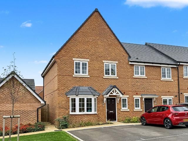 Raven Way, Shrivenham SN6, 3 bed terraced house to rent, £1,800 pcm | PrimeLocation