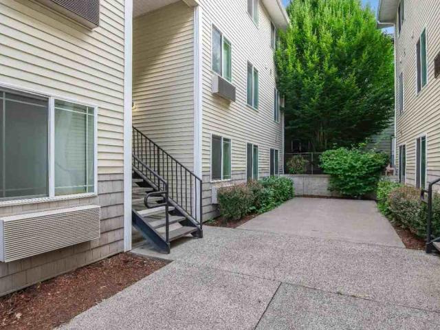 Raven Apartments 2 Bedroom Apartment for Rent at 340 Se 148th Ave, Portland, OR 97233 Glenfair