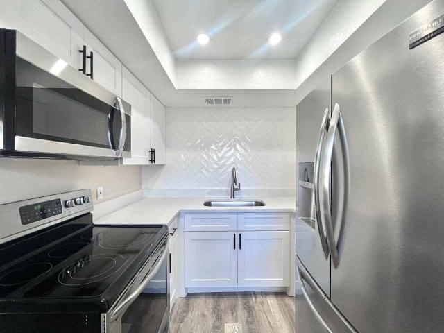 Raven at The Palms 2 Bedroom Apartment for Rent at 4675 72nd Ave N, Pinellas Park, FL 33781