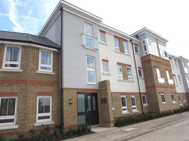 Raven Drive, Maidenhead SL6, 2 bed flat to rent, £1,700 pcm | PrimeLocation