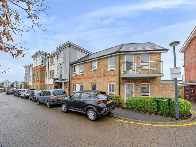 Raven Drive, MAIDENHEAD 2 bed apartment to rent £1,700 pcm £392 pw