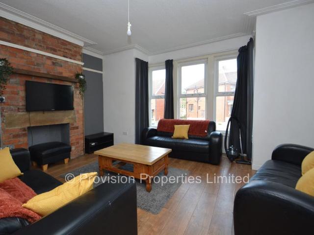 Raven Road, Hyde Park LS6 6 bed end of terrace house to rent £3,068 pcm £708 pw