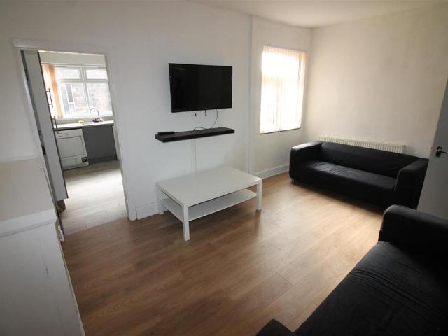 Raven Road, Headingley, Leeds 5 bed house to rent £2,925 pcm £675 pw