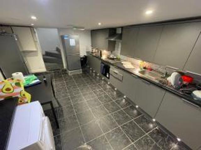 Raven Road, Leeds 5 bed terraced house to rent £2,427 pcm £560 pw