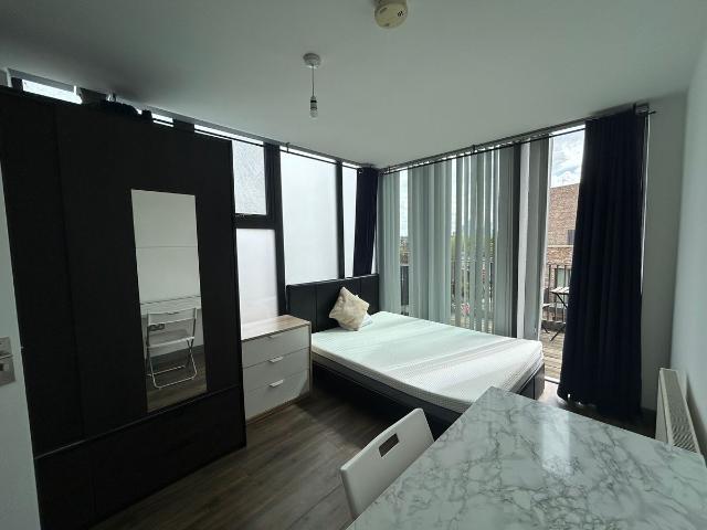 Raven Row, London E1, Room to rent, £1,100 pcm | PrimeLocation