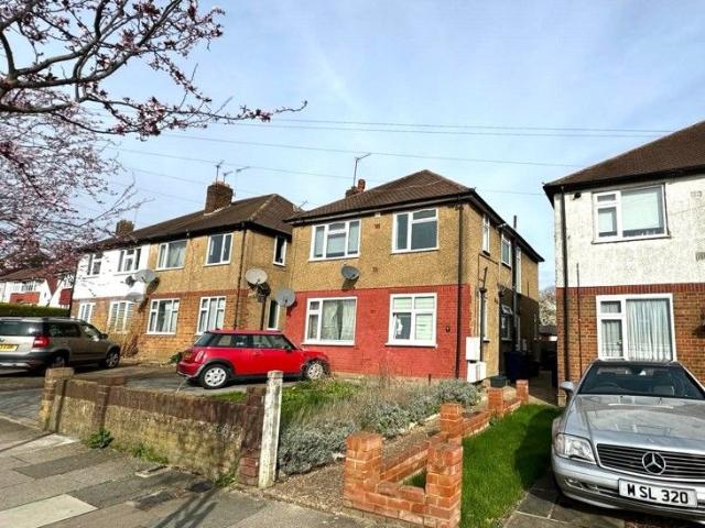 Ravenor Park Road, Greenford UB6, 2 bed flat to rent, £1,850 pcm | PrimeLocation