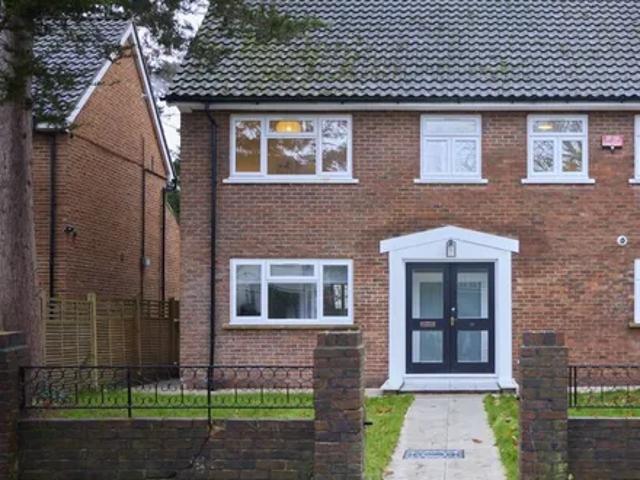 Ravenswood Court, London, KT2 7LN, United Kingdom | 5 bed house for rent #118690419 | Rentberry