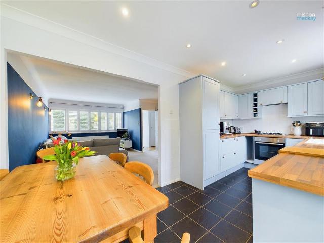 Ravenswood, West Sussex BN6 3 bed terraced house to rent £1,900 pcm £438 pw