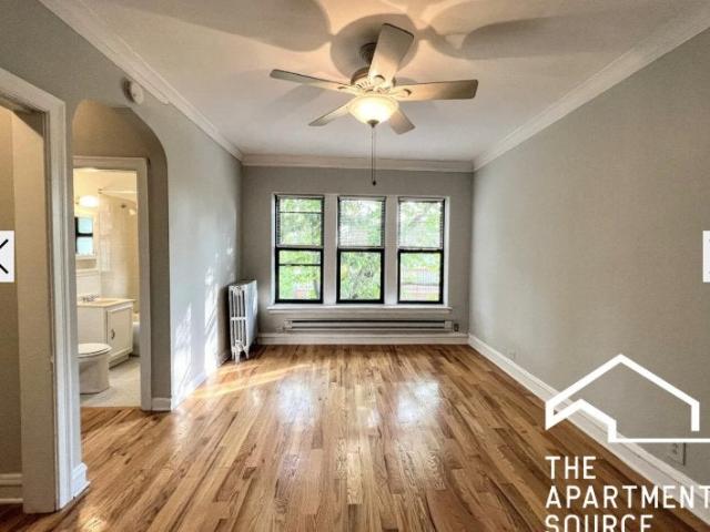 Ravenswood 1BR Apartment | Separate Kitchen | Hard