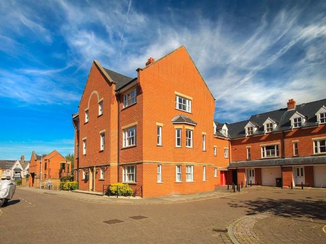 Ravensworth Gardens, Cambridge CB1, 1 bed flat to rent, £1,400 pcm | PrimeLocation
