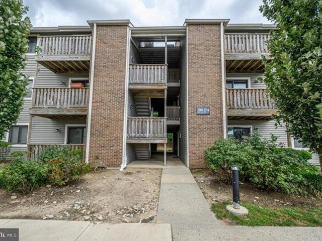 Ravens Crest Dr, Plainsboro, Condo For Sale