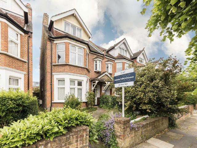 Ravensbourne Gardens, Ealing W13, 1 bed flat to rent, £1,499 pcm | PrimeLocation