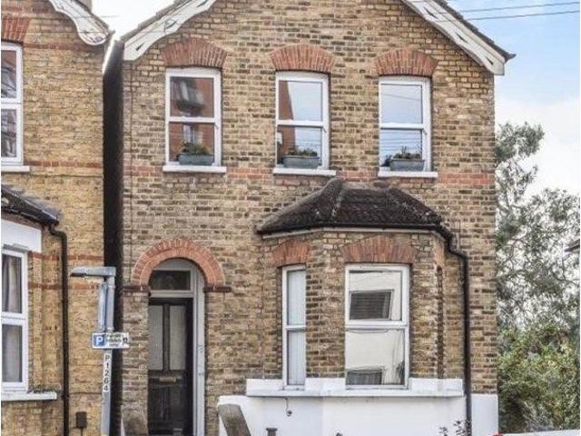 Ravensbourne Road, Bromley BR1, 2 bed flat to rent, £1,850 pcm | PrimeLocation