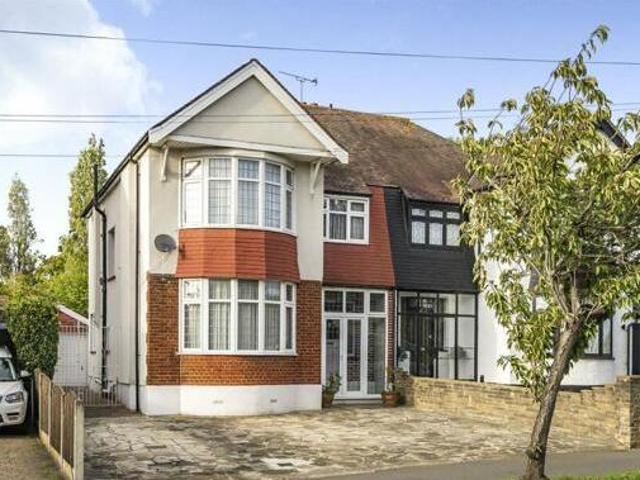 Ravenscourt Grove, Hornchurch, 3 Bedroom Semi detached