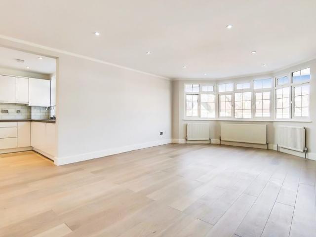 Ravenscroft Avenue, London, NW11