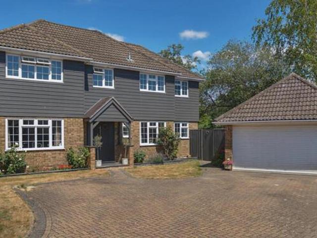 Ravenscroft, Hook, 4 Bedroom Detached