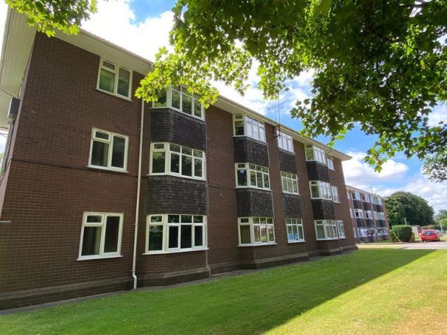 Ravenscroft, Holmes Chapel CW4, 1 bed flat to rent, £750 pcm | PrimeLocation