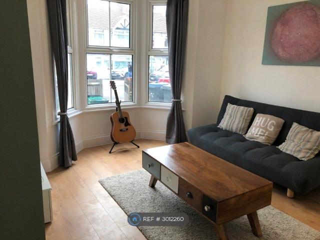Ravenscroft Road, Beckenham BR3, 1 bed maisonette to rent, £1,575 pcm | PrimeLocation