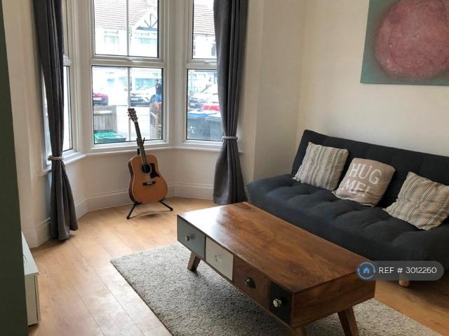 Ravenscroft Road, Beckenham, BR3 1 bed maisonette to rent £1,575 pcm £363 pw